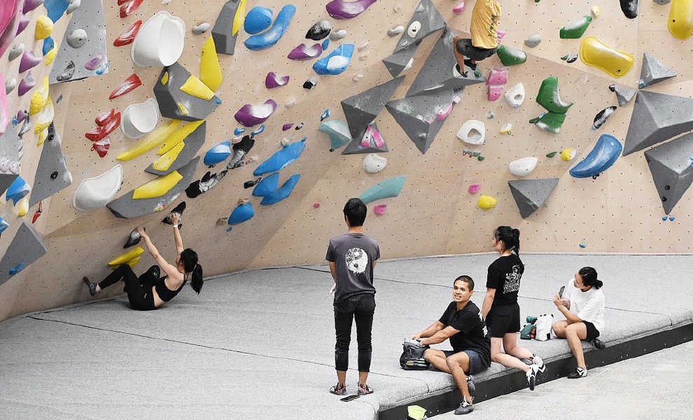 BOULDERING: GETTING A GRIP ON CLIMBING’S NEWEST DARLING - The Westsider